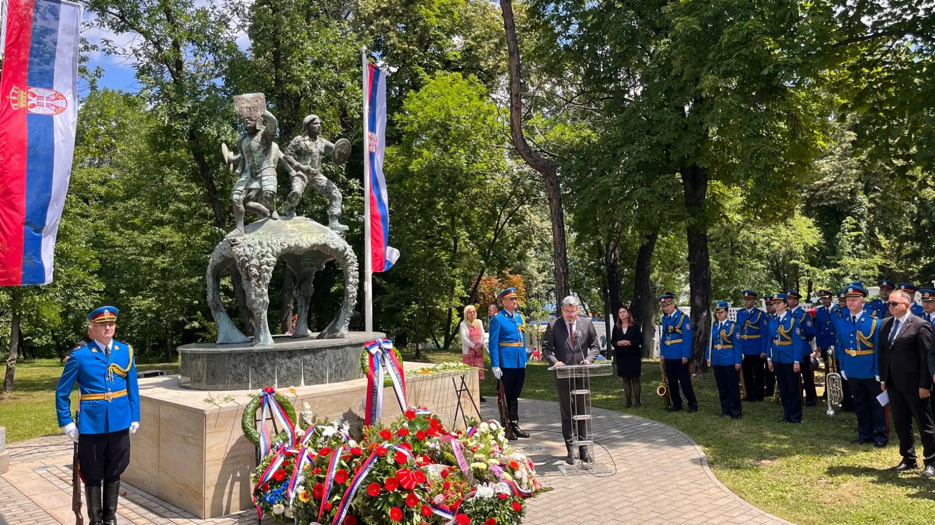 Sećanje na junake: Starović položio venac na spomenik herojima sa Košara u Beogradu