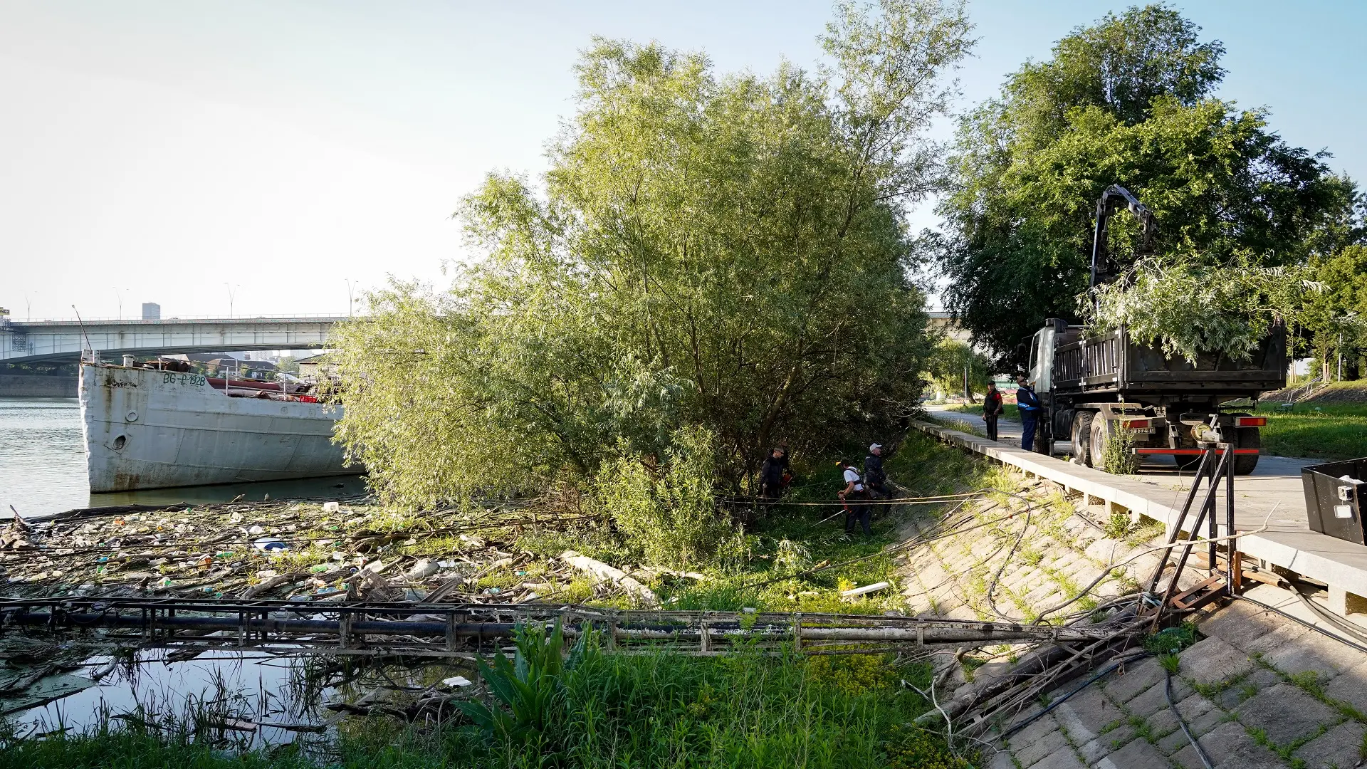 Uklonjeni splavovi sa beogradskih obala: Sledi čišćenje i uređenje ...