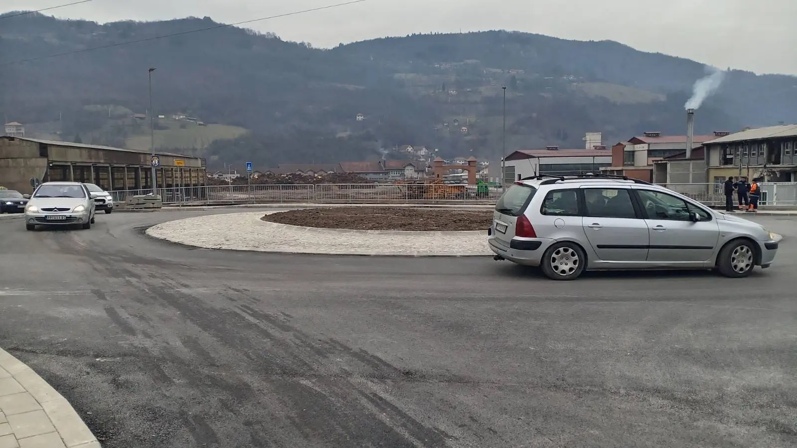 Prijepolje dobilo svoj prvi kružni tok: Kako su građani reagovali ...